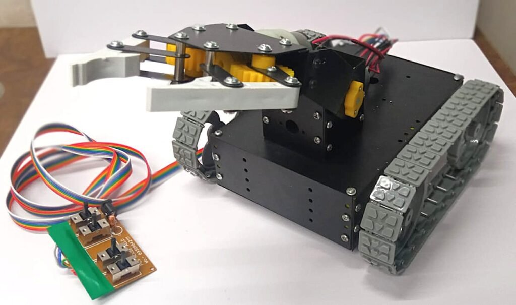 Wired control Tank With Robotic Arm || Robotics Project – The ...